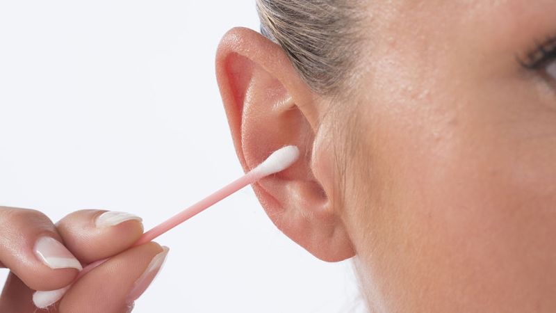 Doctors: Seriously, Stop Sticking Q-Tips In Your Ears - Hyroglf